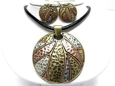 Login to see Wholesale Price